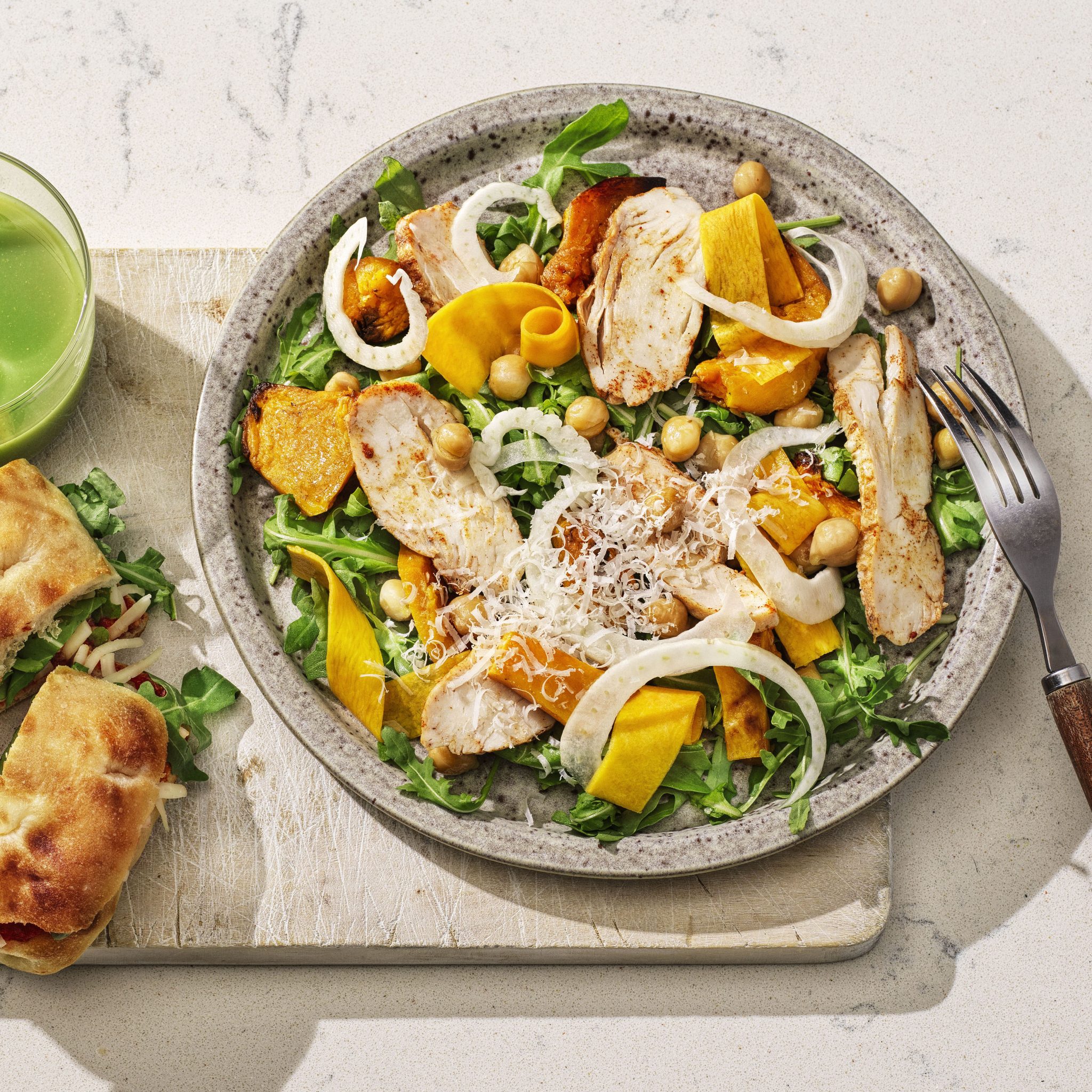 Kycklingsallad recept, fräscha, nyttiga och enkla - Kyckling från Kronfågel